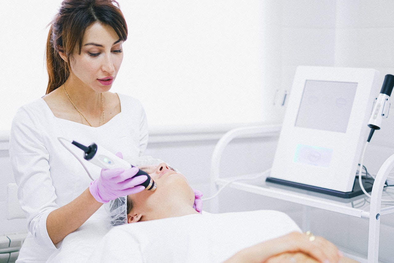 Becoming a Cosmetologist: Things You Should Know Before You Enroll ...